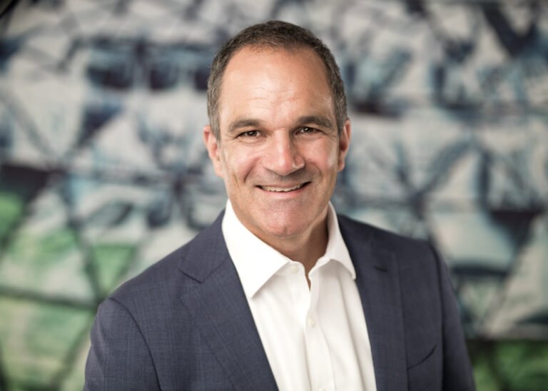 Stand Out with a Professional Headshot for Your LinkedIn Profile